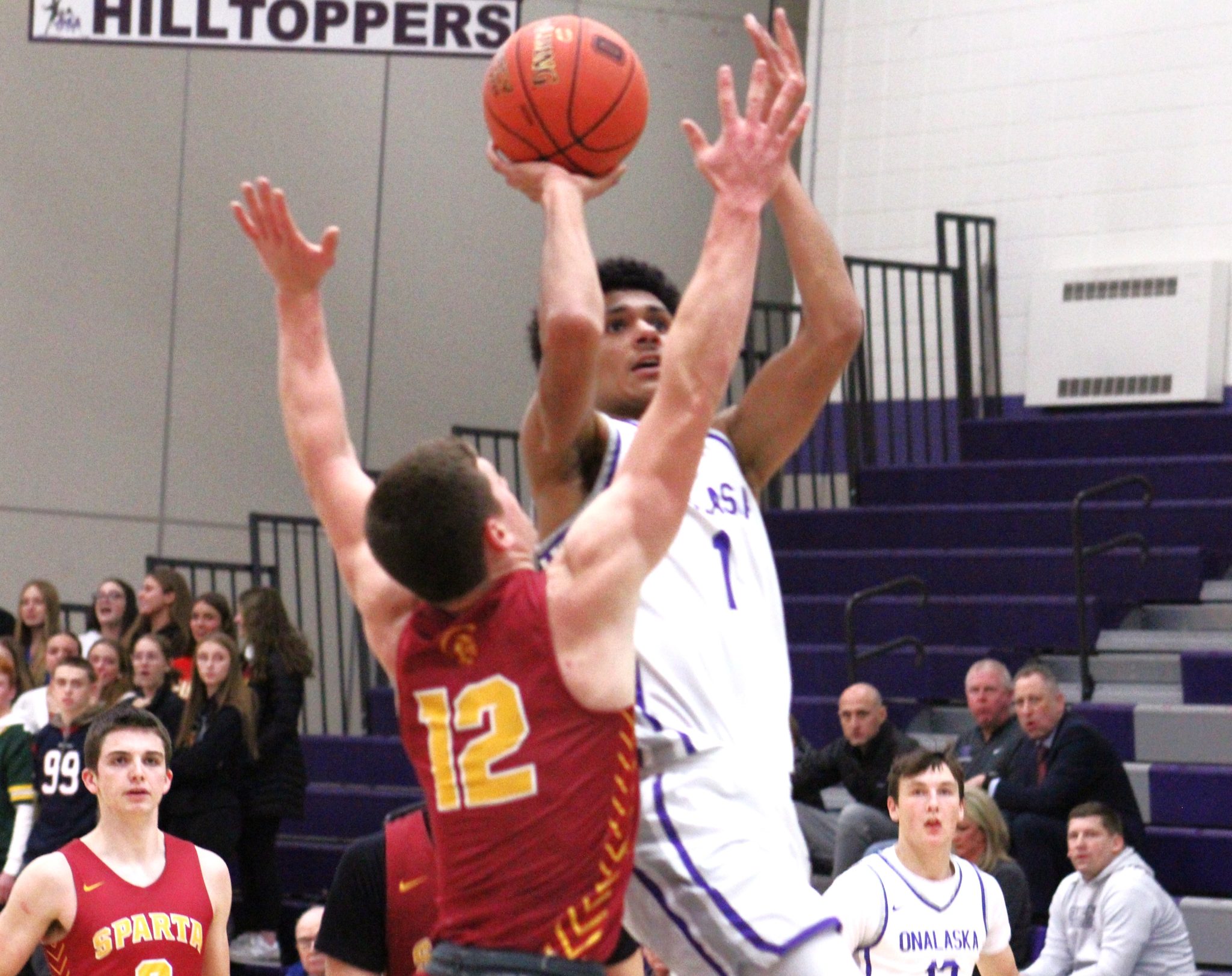 Tuesday boys basketball report: Onalaska holds off Sparta, Aquinas ...