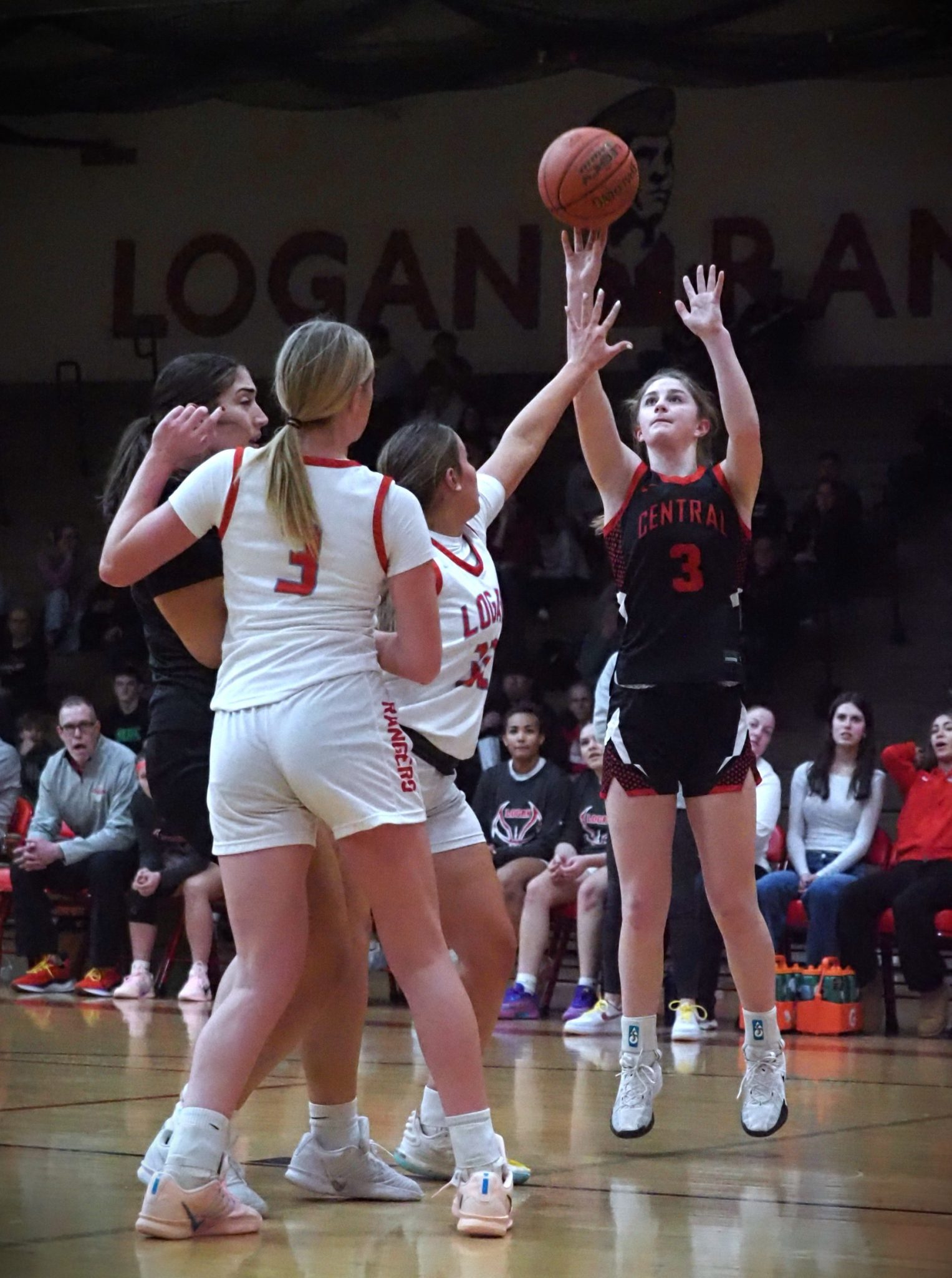 Photo gallery: Central vs. Logan girls basketball – Coulee Sports Page