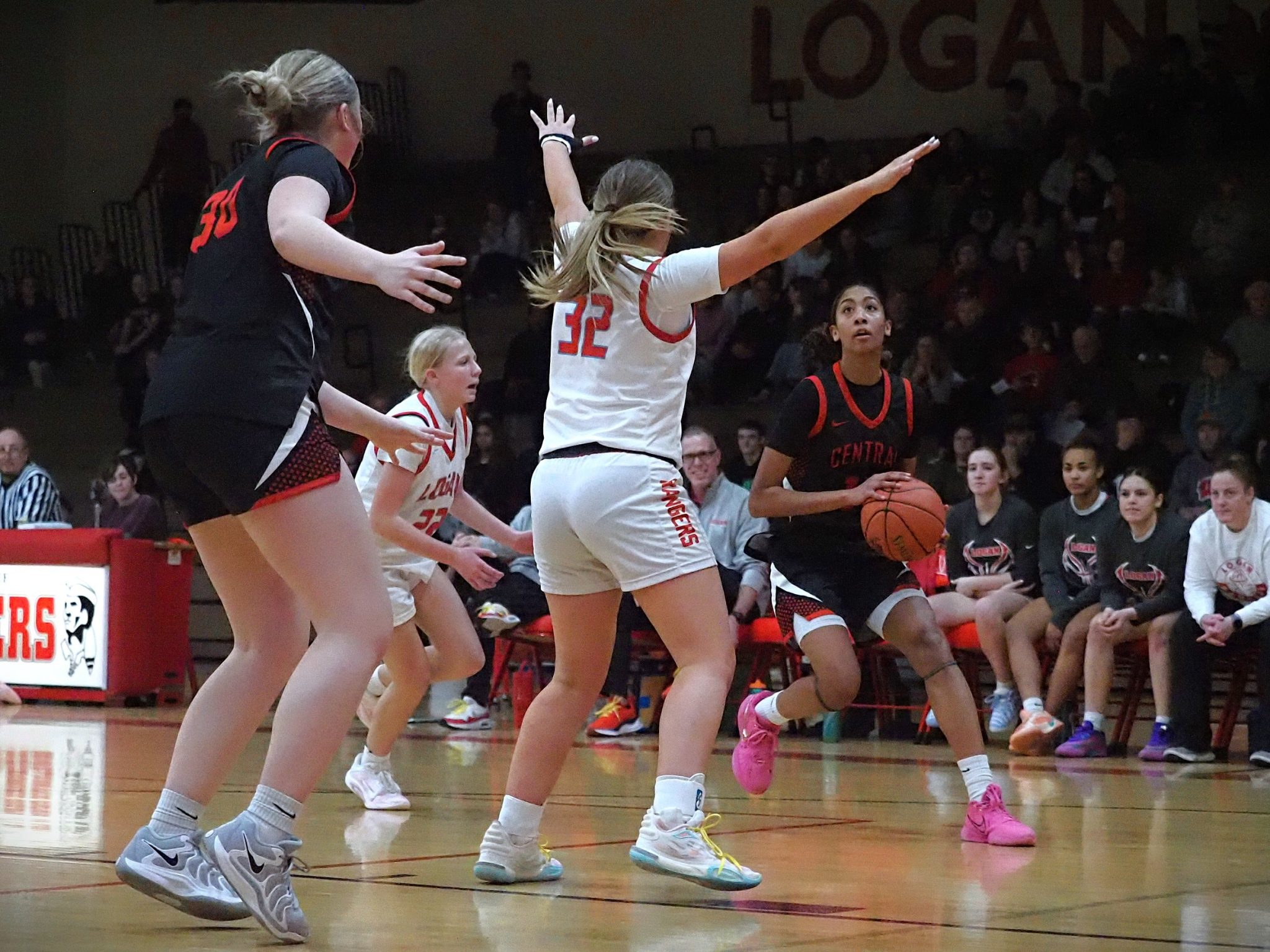 Photo gallery: Central vs. Logan girls basketball – Coulee Sports Page